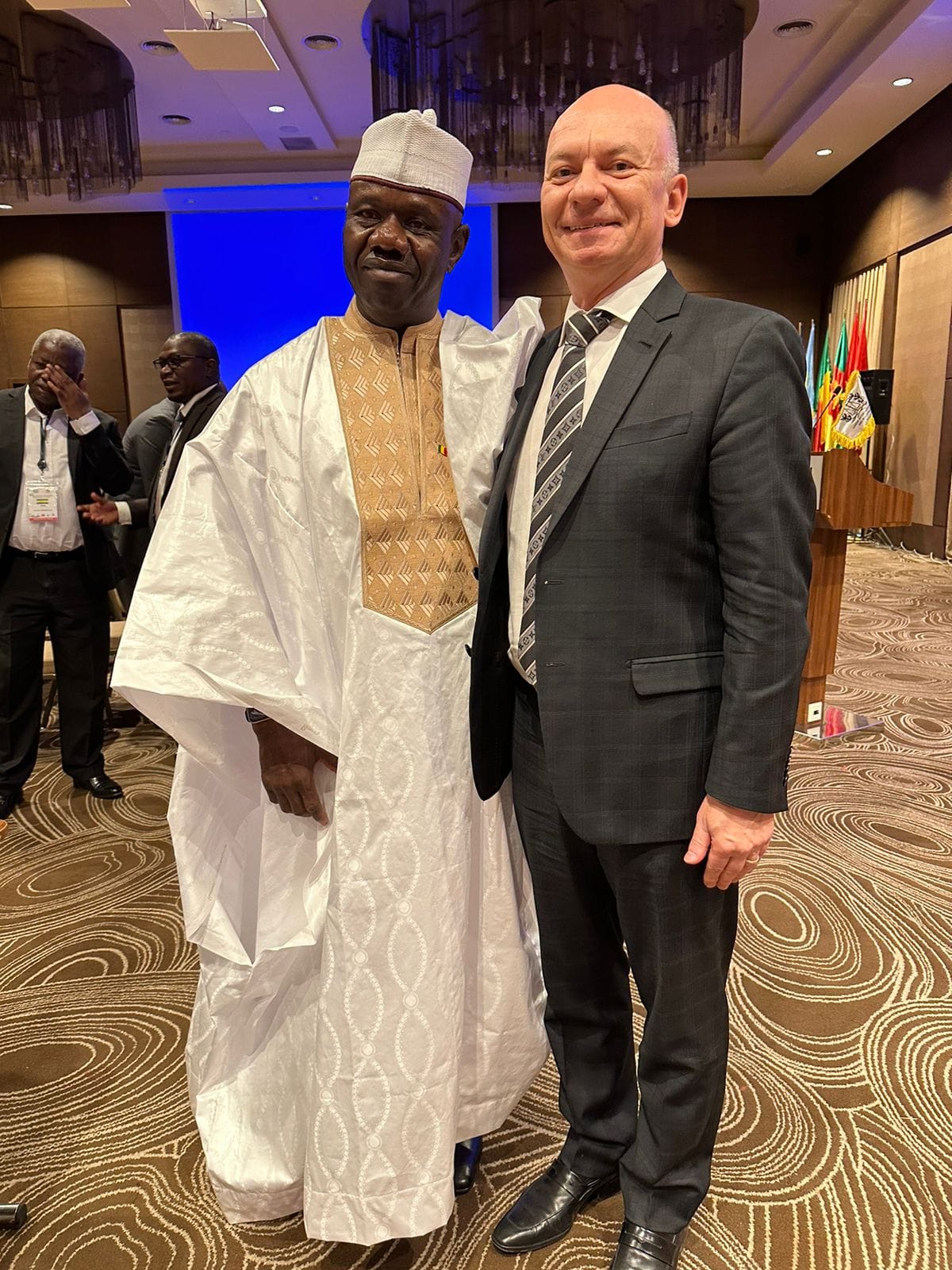 Desembargador Walter Barone debate independência judicial em reunião da ...