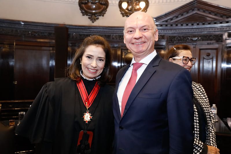 Walter Barone representa a Apamagis em solenidade de posse de ...